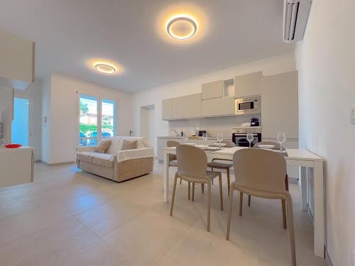Beachfront - Ac & Private Parking By Host Hero - Civitanova Marche