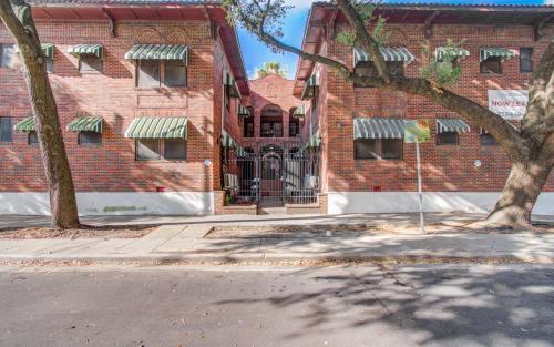 Cute Downtown Stay Near Toyota Center & Midtown - Houston, TX