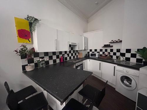 Main Door Central Apartment - Edimburgo