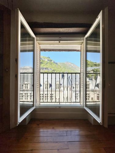 Historic Centre Studio, St-andre & Bastille View! - Grenoble