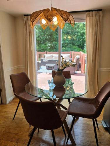Spacious & Luxury Retreat Home In Waldorf - Waldorf, MD