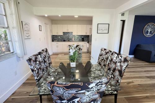 Lively Home Near Downtown, Stadium, Wynwood - Coral Gables, FL