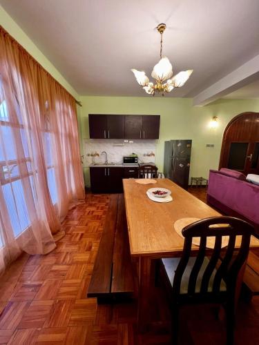 Bright And Comfortable Appartement In Addis-abeba - Addis Ababa
