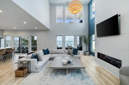 Luxury Chesapeake Bayfront Home W Private Beach - Driftwood Beach, Lusby