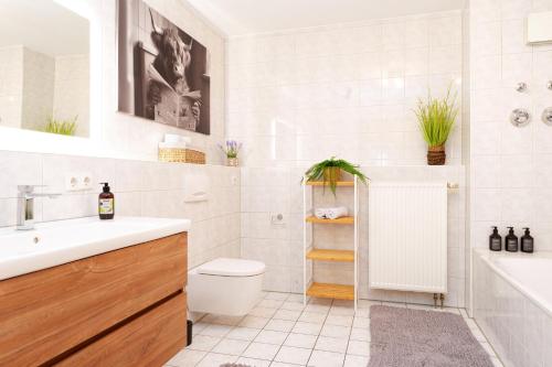 Nexstay - 111qm Wohnung Mit Balkon - Parkplatz - Neumarkt in der Oberpfalz