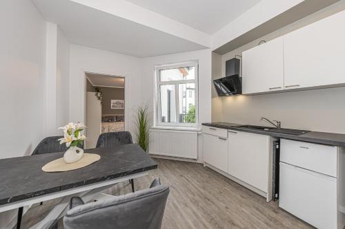 B4 Ruhiges 2-zimmer-studio Mit Balkon - Halle (Saale)