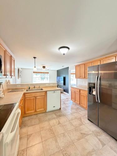 Aariz Nest - Andover, MA