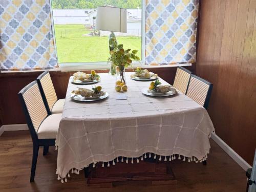 Spacious Renovated Ranch Retreat - Tackett Creek - Harrogate, TN