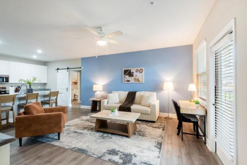 Landing Modern 2bd Pool Yoga Studio - Ocala, FL