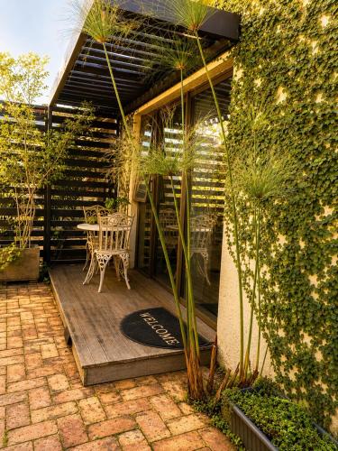 Art-inspired Bedroom Close To Cbd - Mossel Bay