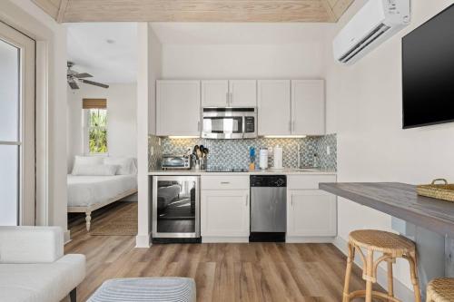 Walk To Beach, 30a Carriage House, Sleeps 4 - Rosemary Beach, FL