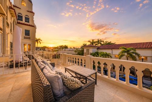 1br Retreat With Private Terrace - Palm Beach, FL