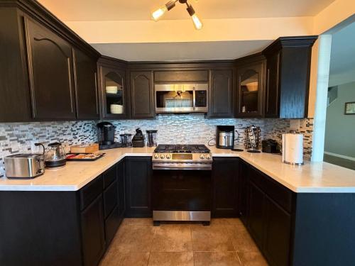 Spacious Family Friendly Home - 10 Plus Beds, Near Dfw Airport, Att Stadium, Six Flags Amusement Par - Grapevine, TX