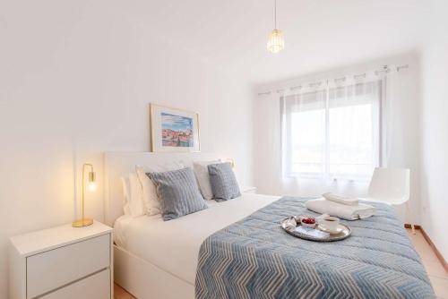 Bright & Spacious Flat With Balcony By Hostwise - Matosinhos