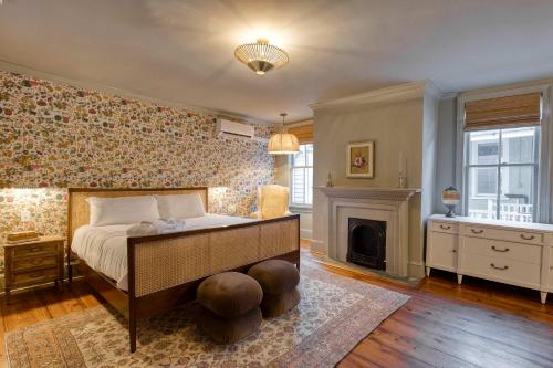 Historic B&b Veranda King Suite Walk To King - Folly Beach, SC