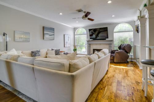 Pool & Shared Game Area! Home 7 Mi To Dtwn Tomball - The Woodlands, TX