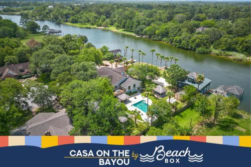 Waterfront Oasis With Private Pool, Game Room, Fire Pit And Volleyball Court - League City, TX