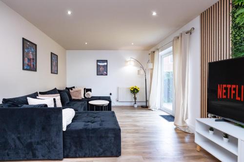 Open Mind Property- 6brhome, Hottub & Free Parking - Fareham