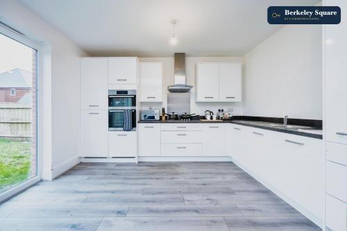 Spacious Luton 4br Vila Sleeps 8 Free Parking - Luton