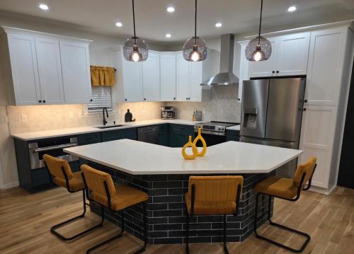 5 Min To Downtown, Hot Tub, Game Room - Georgia