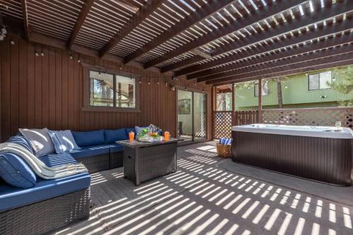Pines & Hot Tub Flagstaff Country Club - Flagstaff, AZ