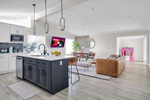 Snow White Sanctuary, 8 Minutes To Disneyland And Convention Center - Anaheim