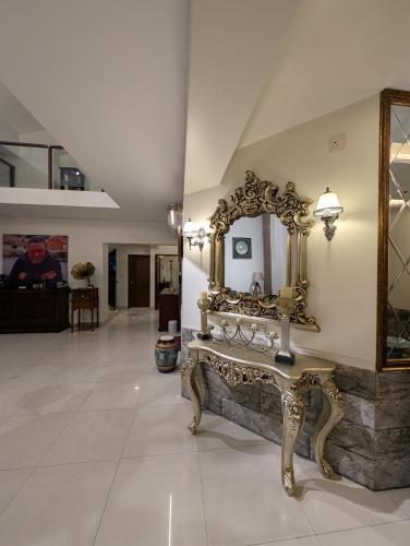 Family's Penthouse - Dacca