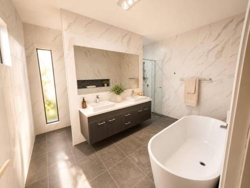 Modern 5 Bedroom Ryde Home - Sleeps 12 Fast Wi-fi - Ryde