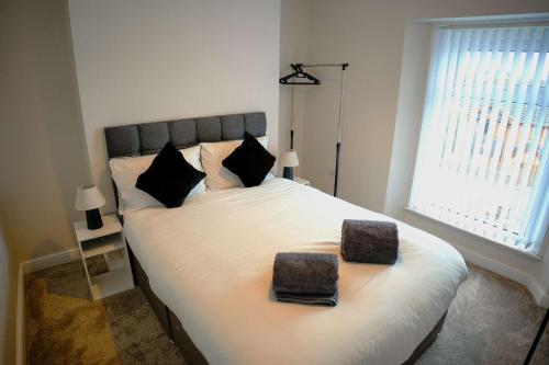 Contractor Stay 3br Home Sleeps 5 With Parking - Swansea, UK