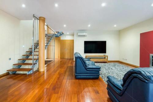 Mansion With Swimming Pool, Pool Table & Grillarea - Braga