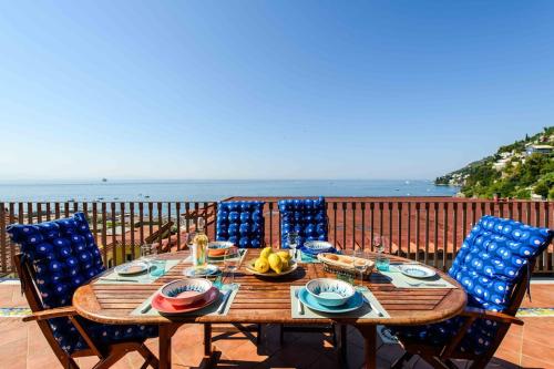 Apartment With Panoramic Terrace 100 Meters From The Sea - Vietri sul Mare