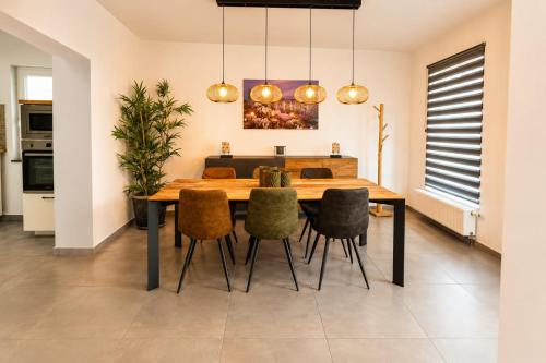 Escale Tout Confort Maison Entiere Parking Gratuit Proche Aeroport Charleroi - Charleroi