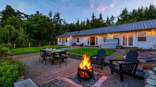 Edgefield Farmhouse By Avantstay - Fort Ebey State Park, Coupeville