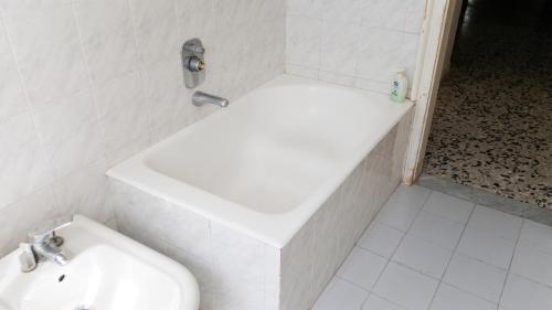 Spacious Apartment In Pescara, 120 M², Ideal For Families - Pescara