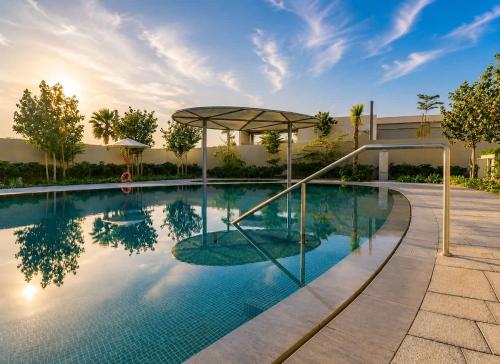 Seaside Hills 1br With Sea View Balcony - Ajman