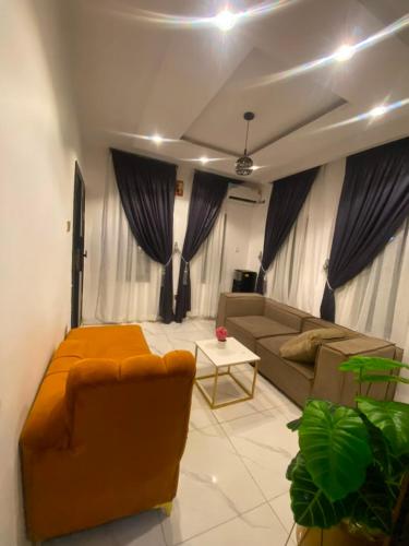 Whitestone Palace Hotel - 