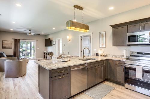 Brand-new Relaxing River Retreat: Lake Erie Access - Fremont, OH
