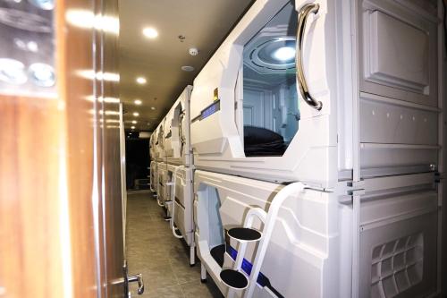 ĐOng Xuan Market Capsule Hostel - Hanoi