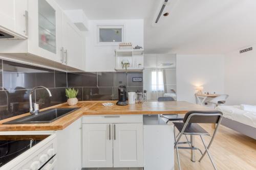 Appartement Tout Confort - 15 Mn De Paris - 1 A 2p - Videoprojecteur - ibis Paris Porte de Clichy Centre