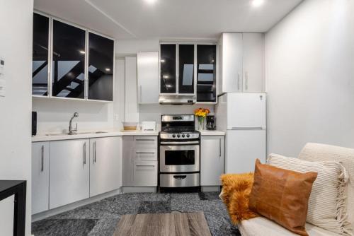 1bdr Mezzanine-bishop-vibe Central Mtl - Montreal