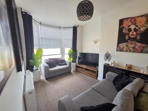1 Bedroom Beach View Apartment Sleeps 4 - Rhyl