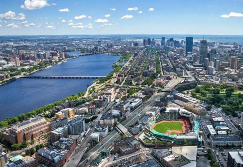 Central Condo Fenway Near Redsox Green Line W Gym - Bedford, MA