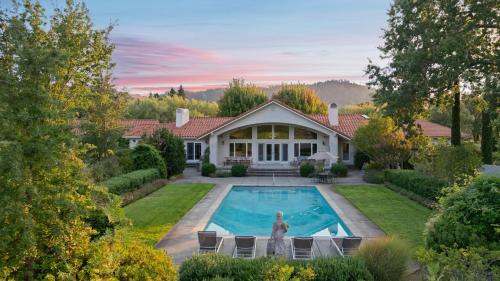 Lawndale Manor By Avantstay - Santa Rosa