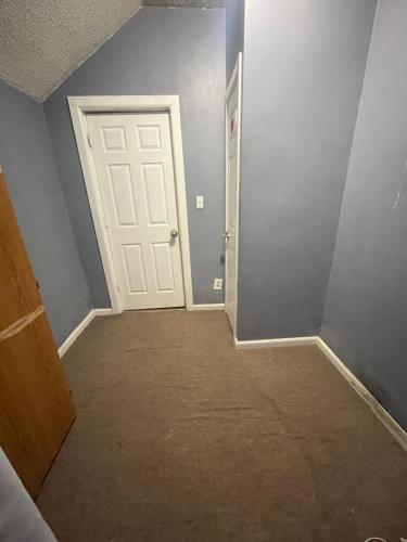 400 Sq Ft Quiet Private Area Close Commute To Nyc - New York City
