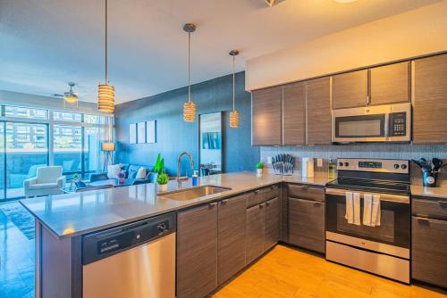 Dt Phx Apt Balcony Wd Gym Pool & Parking - Phoenix, AZ