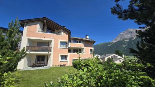 Splendida E Soliva Dimora Con Giardino - Madulain