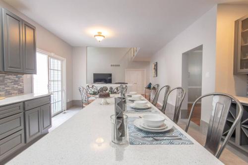 Luxury 5br Family Retreat Hot Tub Game Room 2 Fire Pits Fenced Yard - Delaware Water Gap, PA
