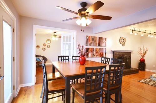 5 Bdrm Near Belmar - Dining Shops Movie Theater Entertainment & Red Rocks - Lakewood, CO