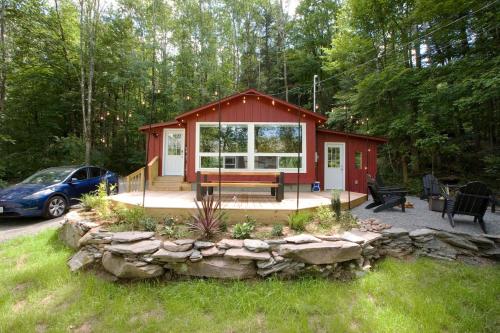 Luxury Tiny Cabin With Private Sauna & Cold Splash - Roxbury, NY