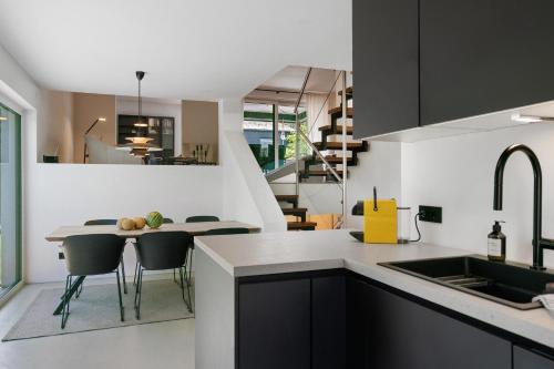 Modern House, Pool, Garden - Burgdorf